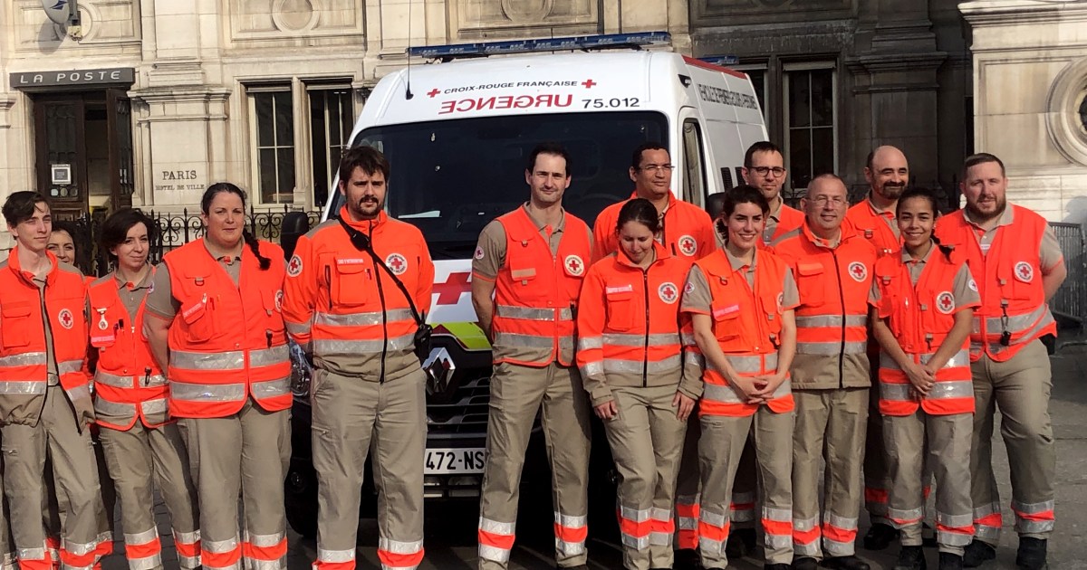 Paris firefighters formed a 'human chain' to save Notre Dame's treasures