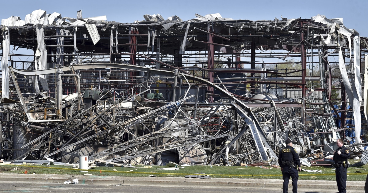 Fourth body found at site of Illinois plant explosion