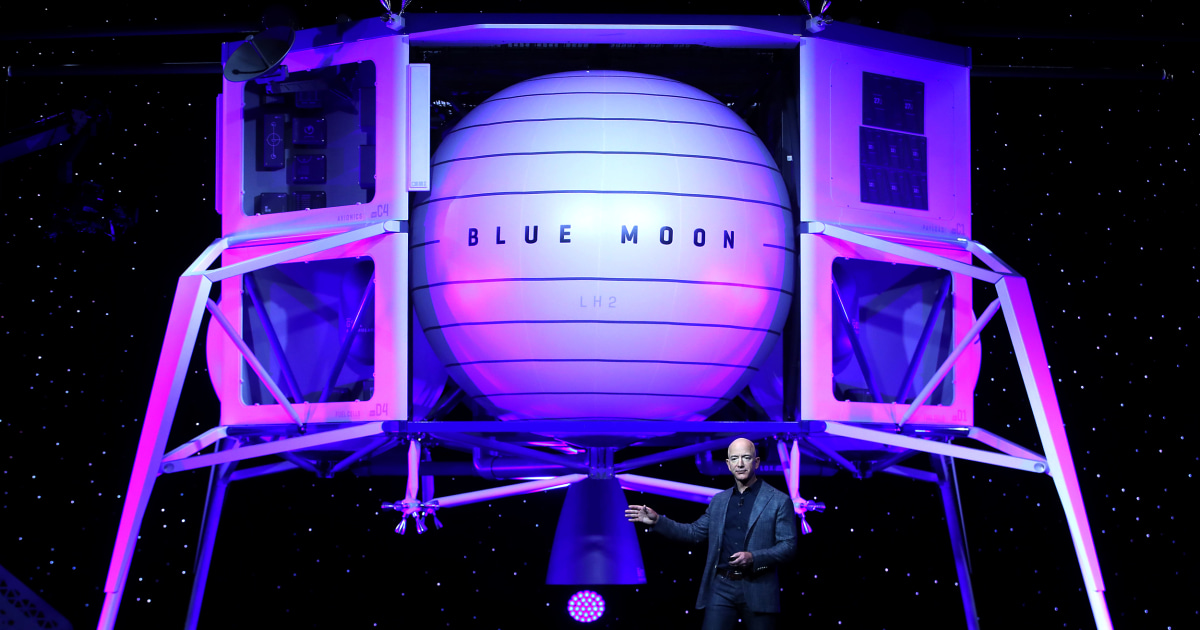 Jeff Bezos unveils Blue Origin's new 'Blue Moon' lunar lander Jeff Bezos unveils Blue Origin's new 'Blue Moon' lunar lander
