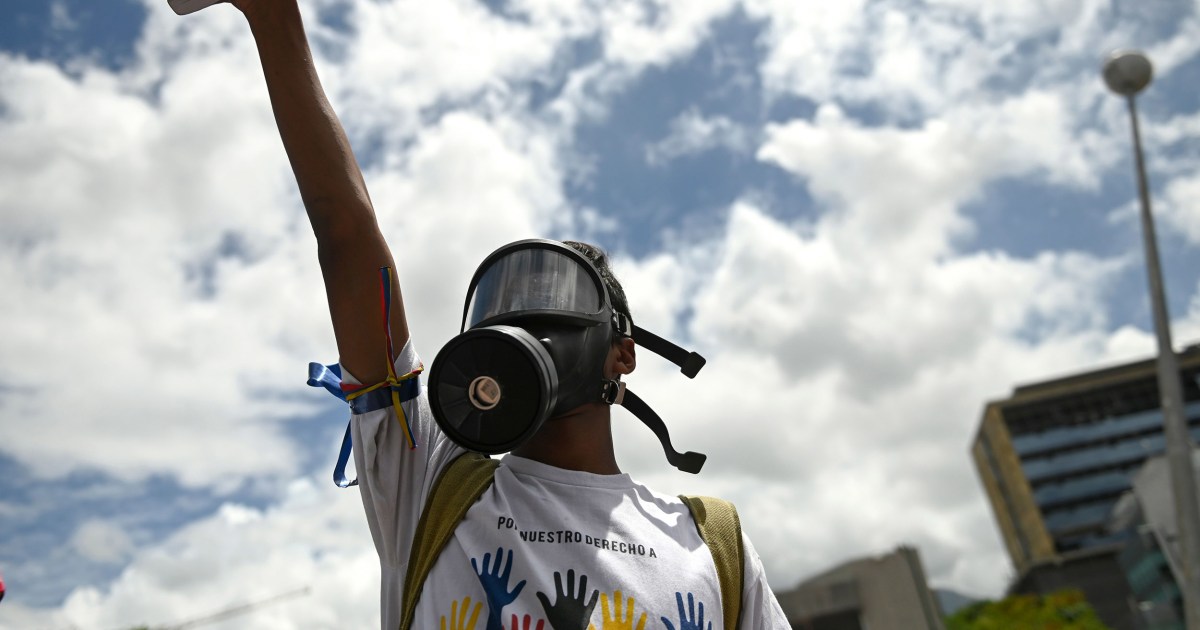 Venezuelan general says 'it's time to rise up' in new video