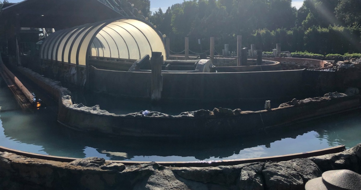 Log ride malfunction injures 3 family members, 1 critically, at ...