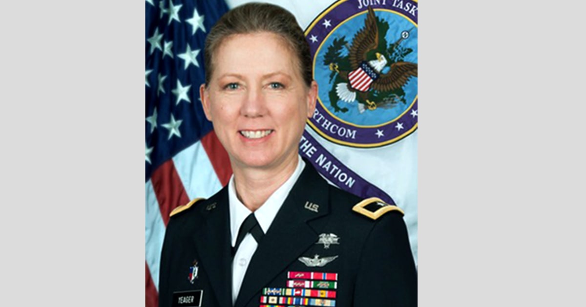 1st woman to take command of a U.S. Army infantry division