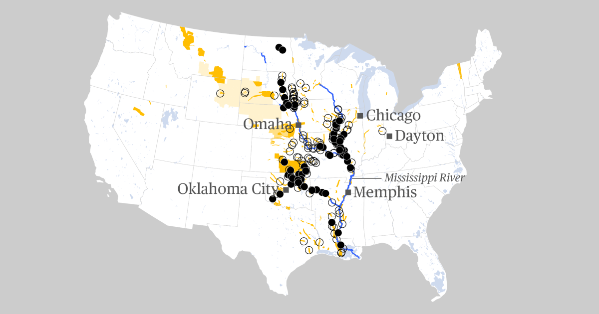 These maps show how severe the Midwest weather is
