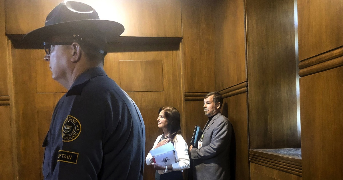 GOP senator faces hearing after threats to state police: 'Come heavily ...