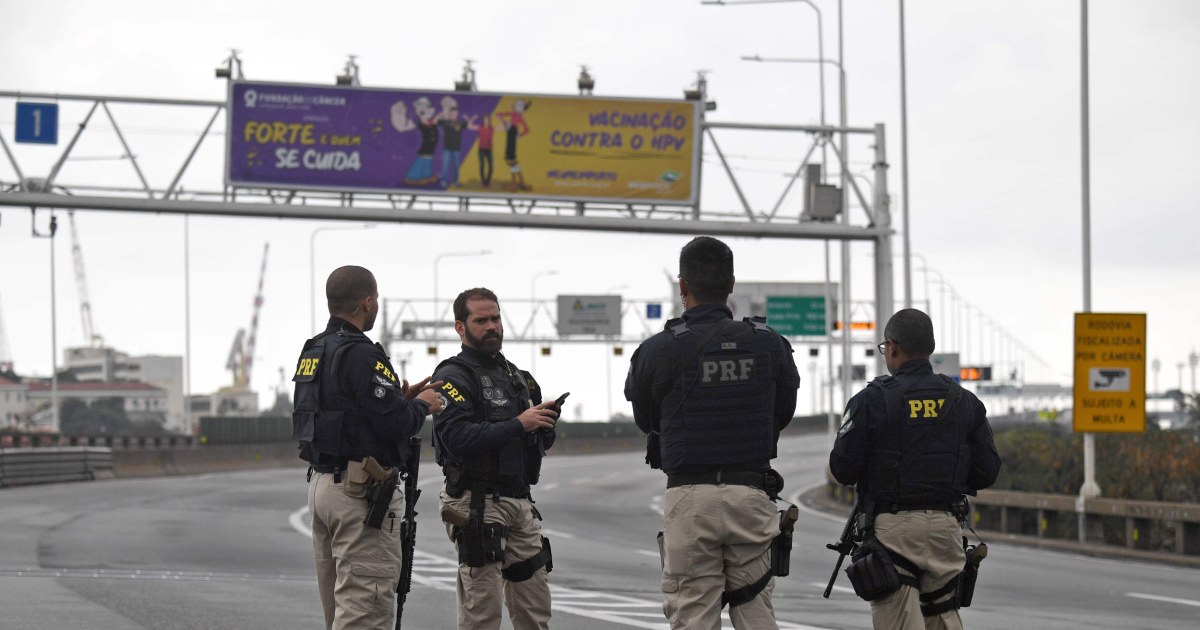 Police kill armed man who held dozens hostage on a bus in Rio de Janeiro