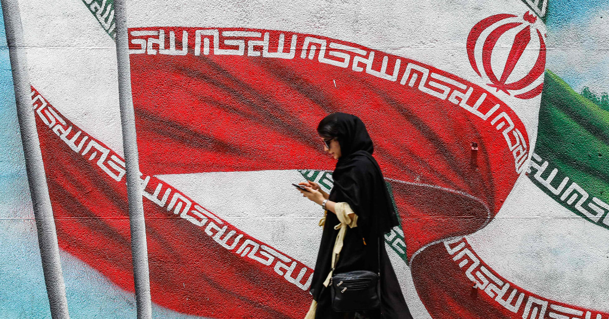 Tech-savvy Iranians stay connected on social media despite regime ...