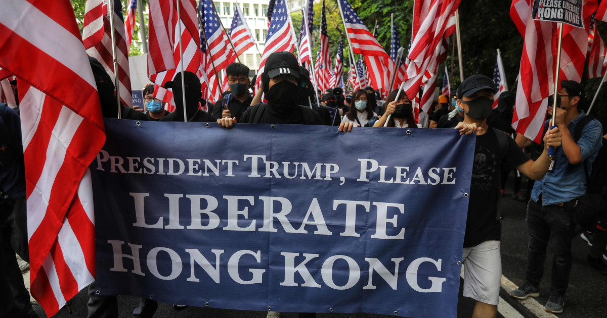 Hong Kong protesters sing Star Spangled Banner, appeal to Trump to ...