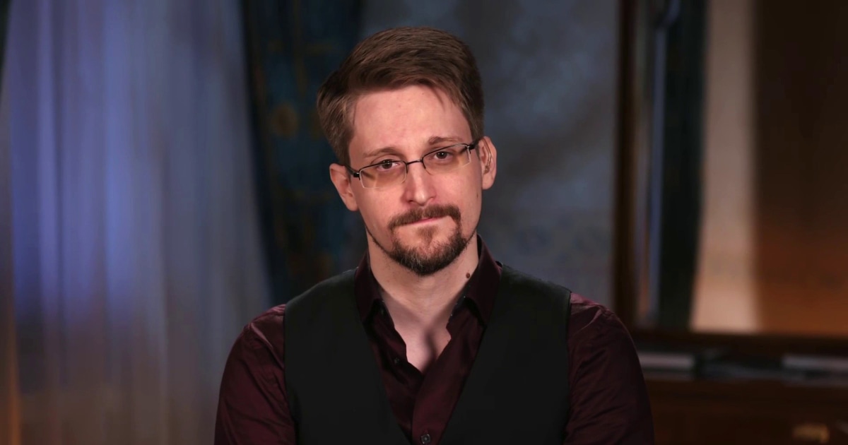 Edward Snowden and his wife seek to be Russian-U.S. dual nationals