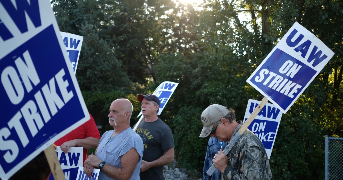 Tensions and tempers rise on the picket lines as General Motors strike ...