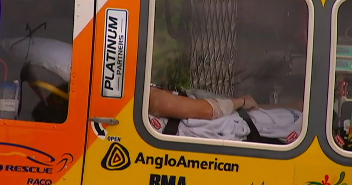 Shark bites 2 British men on Australia's Great Barrier Reef