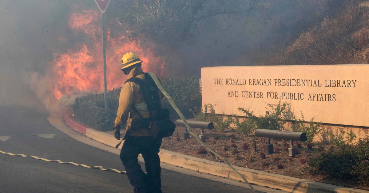 Wildfire north of Los Angeles forces evacuation of Reagan Library ...