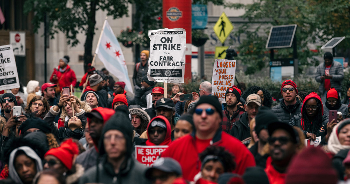 Chicago teachers union reaches 'tentative agreement,' but strike continues