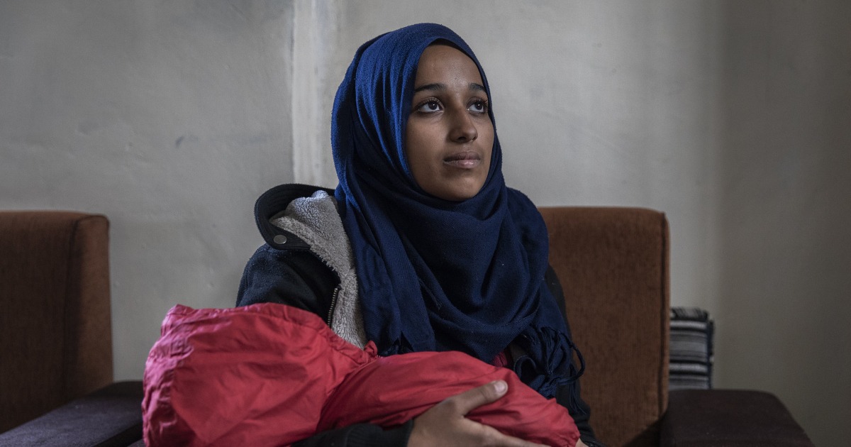 Alabama woman who joined ISIS sues to return to the U.S.