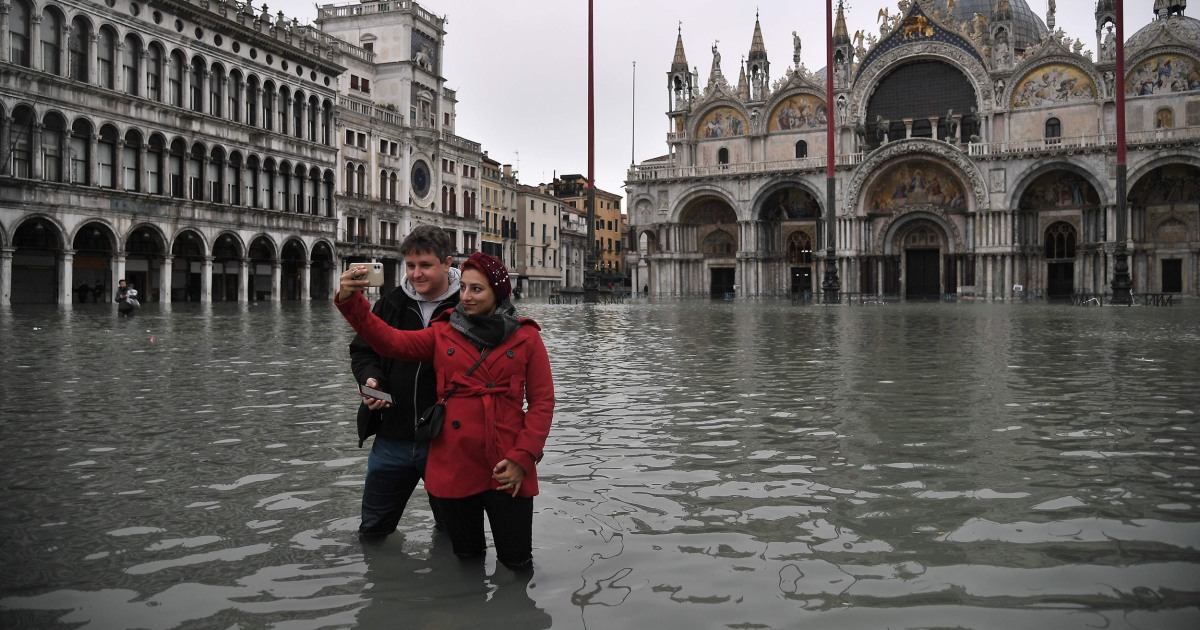 Venice mayor declares state of emergency after 'apocalyptic' floods