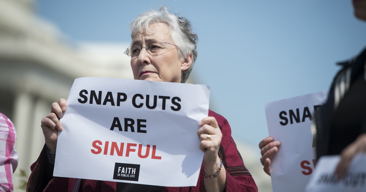 Trump's new SNAP rules threaten a food stamps program that is an ...