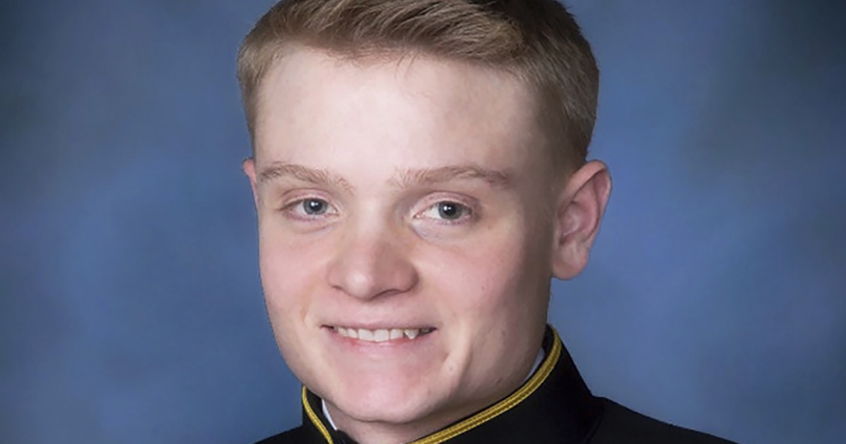 Video shows family of Pensacola shooting victim Joshua Watson greeted ...