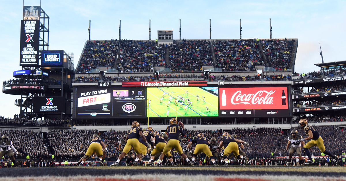 Army-Navy attendees were playing game, not making white-power gestures ...