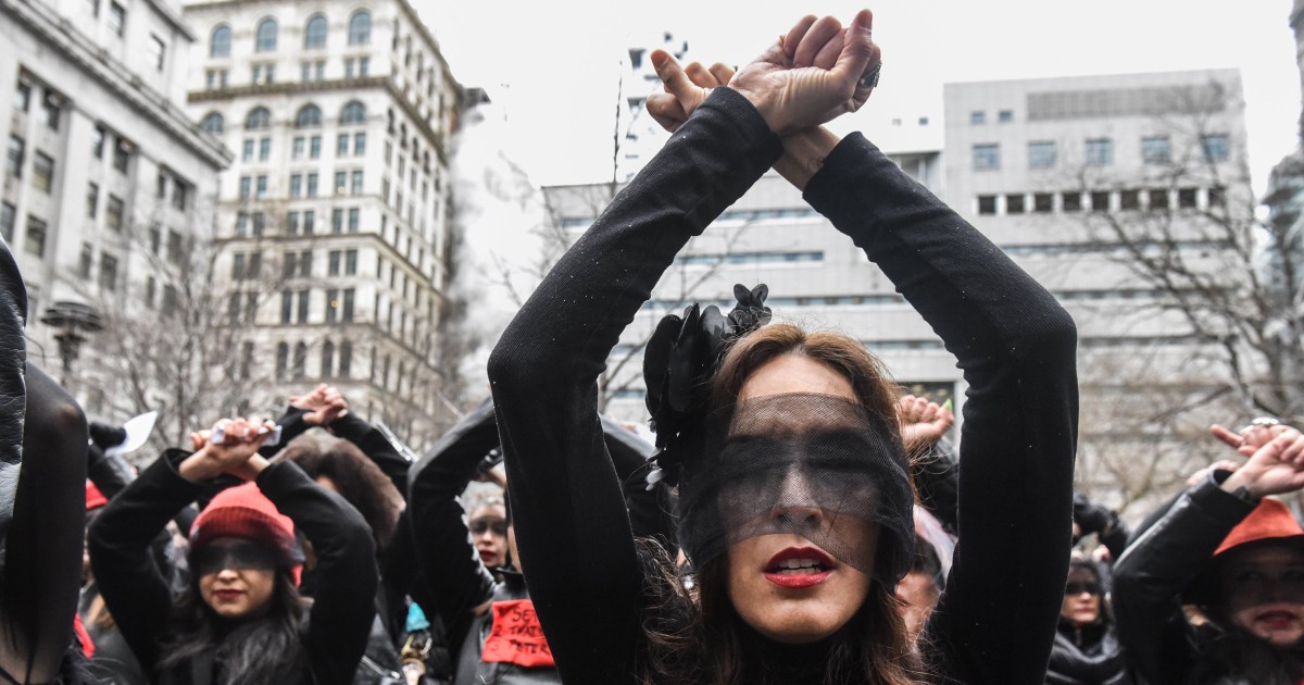 Protesters form flash mob outside Harvey Weinstein rape trial in New York