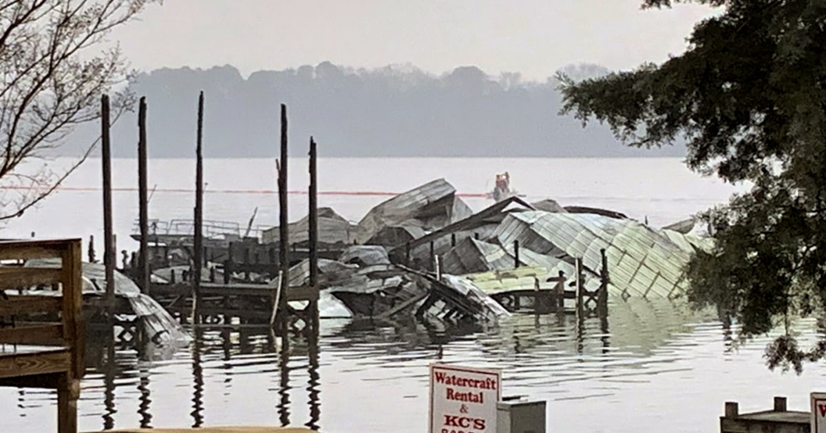 At least 8 dead in Alabama marina fire that destroyed 35 boats
