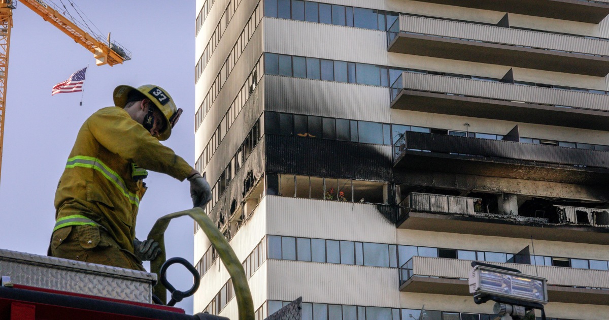 Los Angeles high-rise fire injures 11, prompts rare rooftop helicopter ...