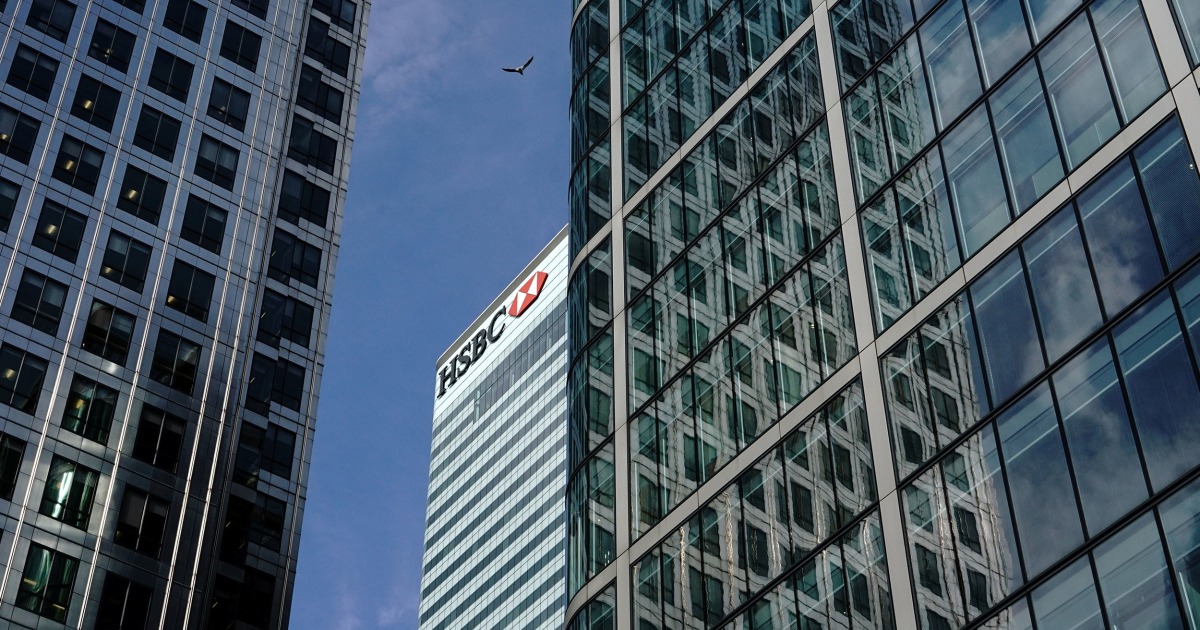 HSBC cuts headcount by 35,000 in deep overhaul