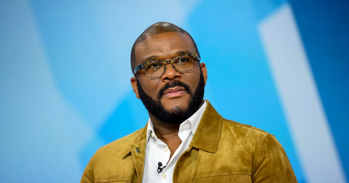 Tyler Perry surprises thousands of seniors by paying for their groceries