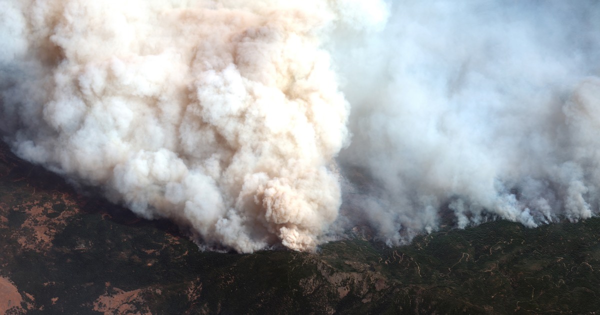 Satellite images show Western fires producing massive clouds of smoke ...