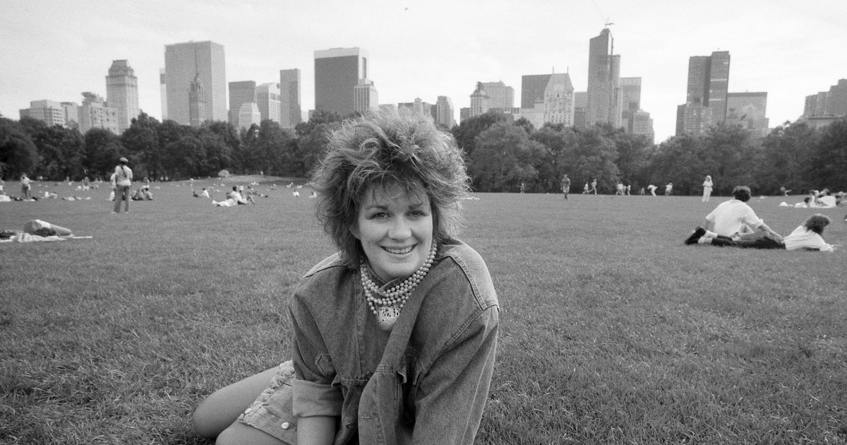 Trailblazing country singer-songwriter K.T. Oslin dies at age 78