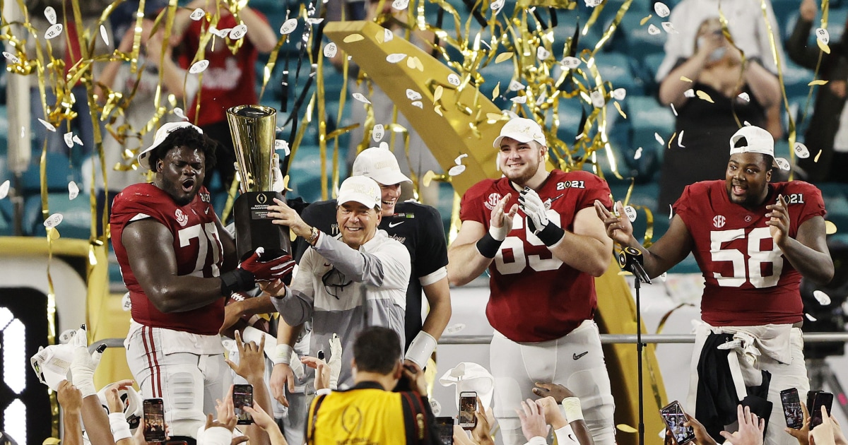 Alabama football fans flood Tuscaloosa streets as Covid cases increase ...