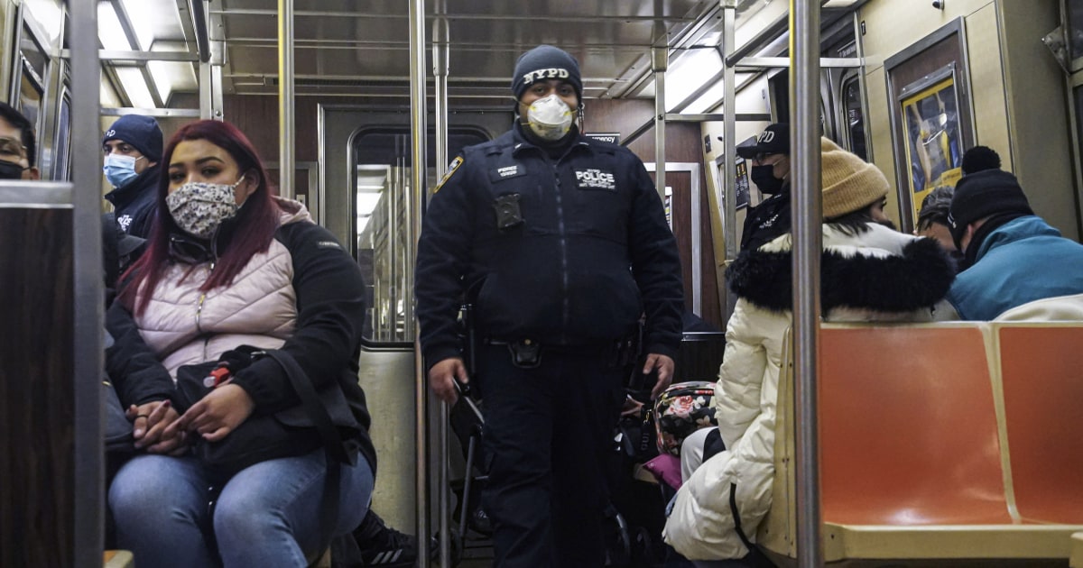 Suspect Arrested In Nyc Subway Stabbings That Killed 2 Injured 2 Others