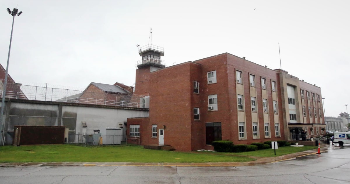 Indiana inmate accused of attacking guards, fatally stabbing one