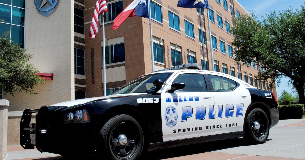 Dallas officer was kept on the job as he became the focus of a murder ...