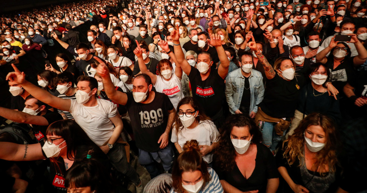 5,000 fans pack Barcelona rock concert after Covid-19 tests
