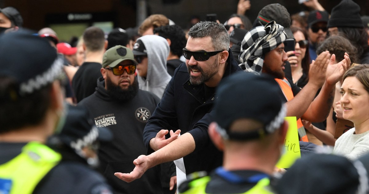 Police clash with anti-lockdown protesters as Australia reports record ...