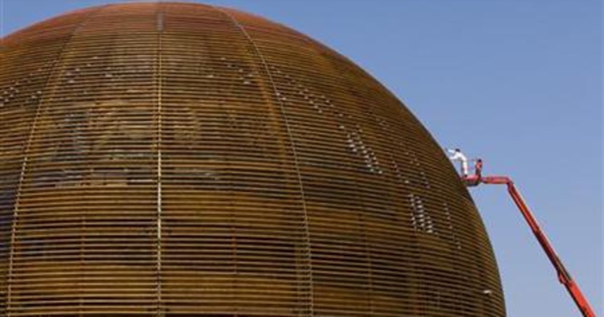 Top physicists talk about their cosmic 'dream machine'