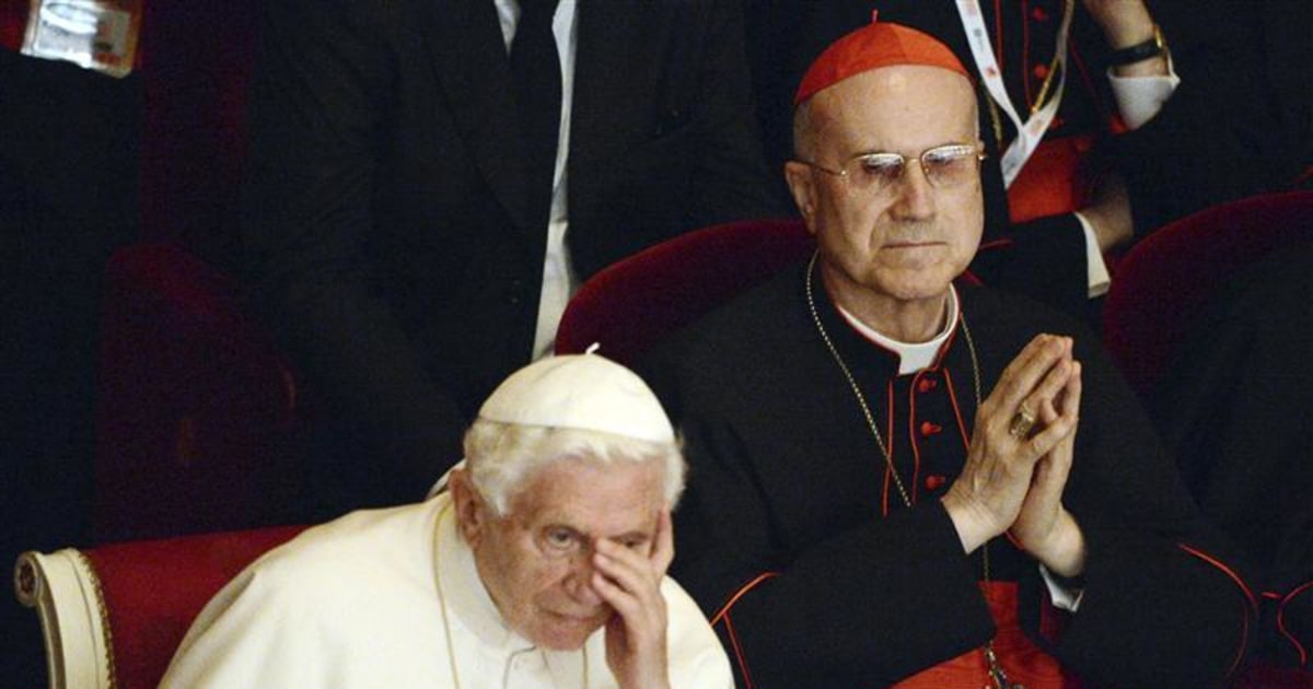 Vatican accuses media of 'imitating Dan Brown'