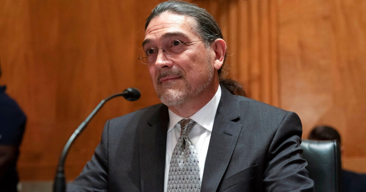 Robert Santos, el primer latino confirmado para dirigir la Oficina del ...