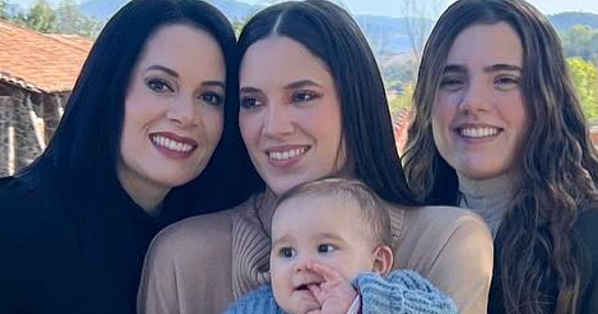 América Fernández le hace la competencia cantando a su hermana