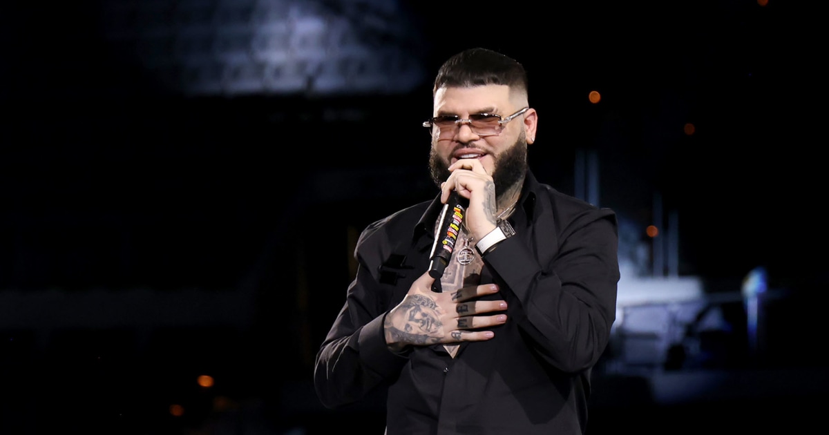 El cantante Farruko pide perdón por sus canciones y convierte un ...