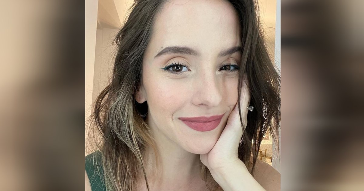 Evaluna Montaner posa topless y muestra su pancita de embarazada