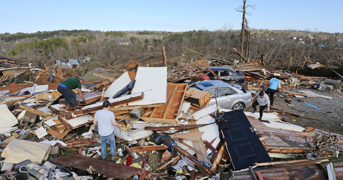 Disaster survivors left behind when FEMA, states don’t help: 'They don ...