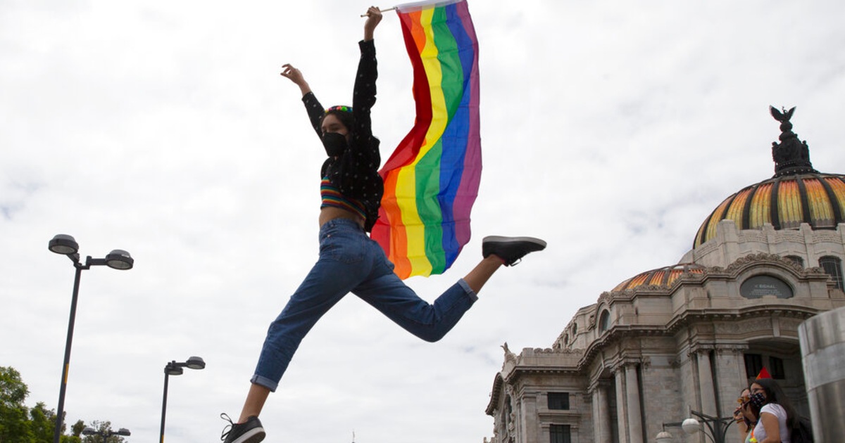 Axios Latino: Orgullo LGBTQ entre los más jóvenes y otros temas que ...