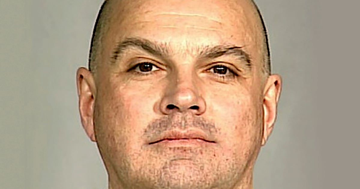 Condenan a un papá que vivía en el dormitorio de estudiantes de su hija ...