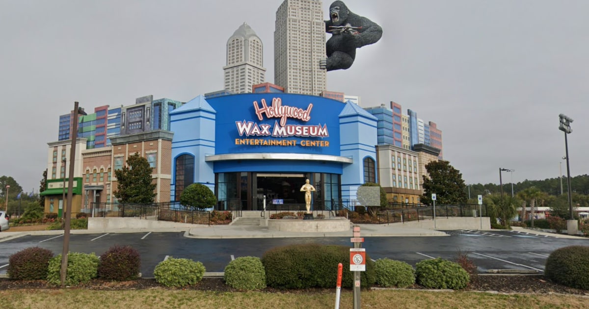 Un hombre le dispara al actor de una casa embrujada después de que lo ...