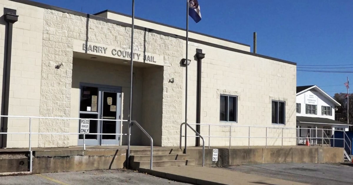 Remaining inmates who escaped through a Missouri jail ceiling captured ...