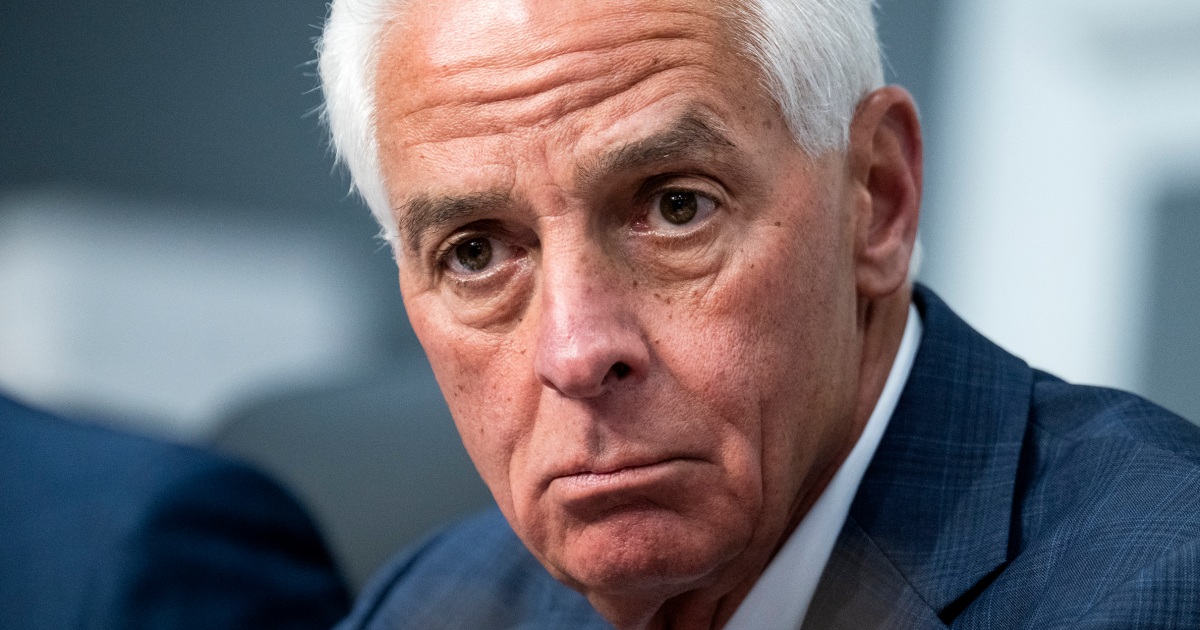 Crist stripped of personal pen, fan before Fried debate faceoff