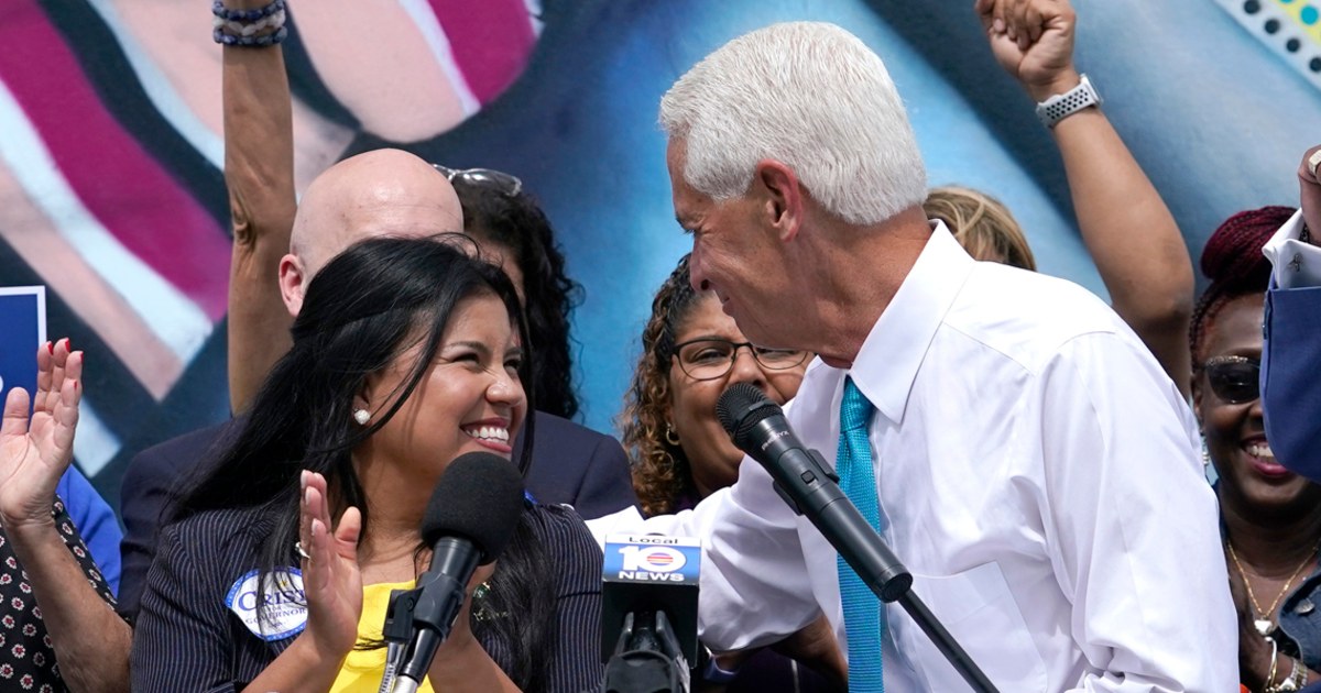 Crist picks Miami teachers union leader as running mate