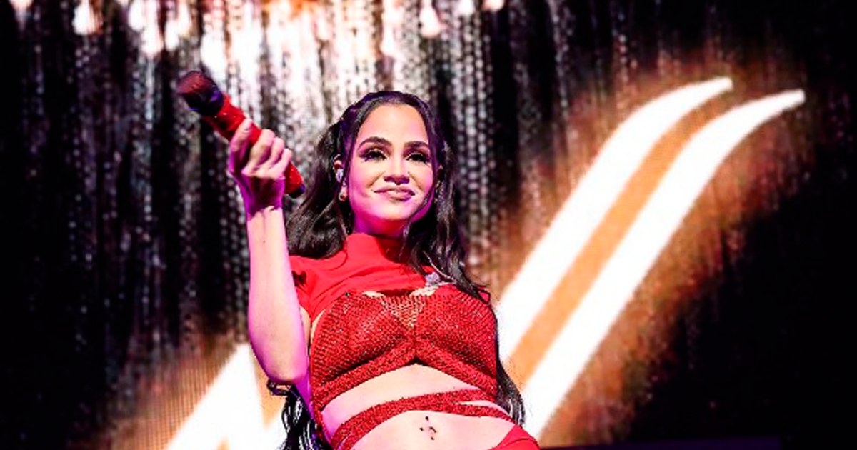 Natti Natasha recibe regalo que nunca le habían dado en su vida