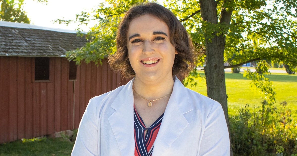 Iowa reporter announces on newscast that she is transgender