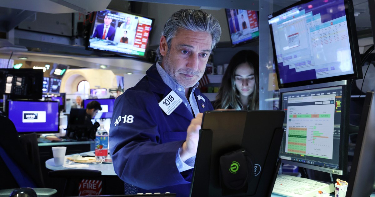 Nasdaq closes at 2-year low Monday, hurt by slumping chip stocks